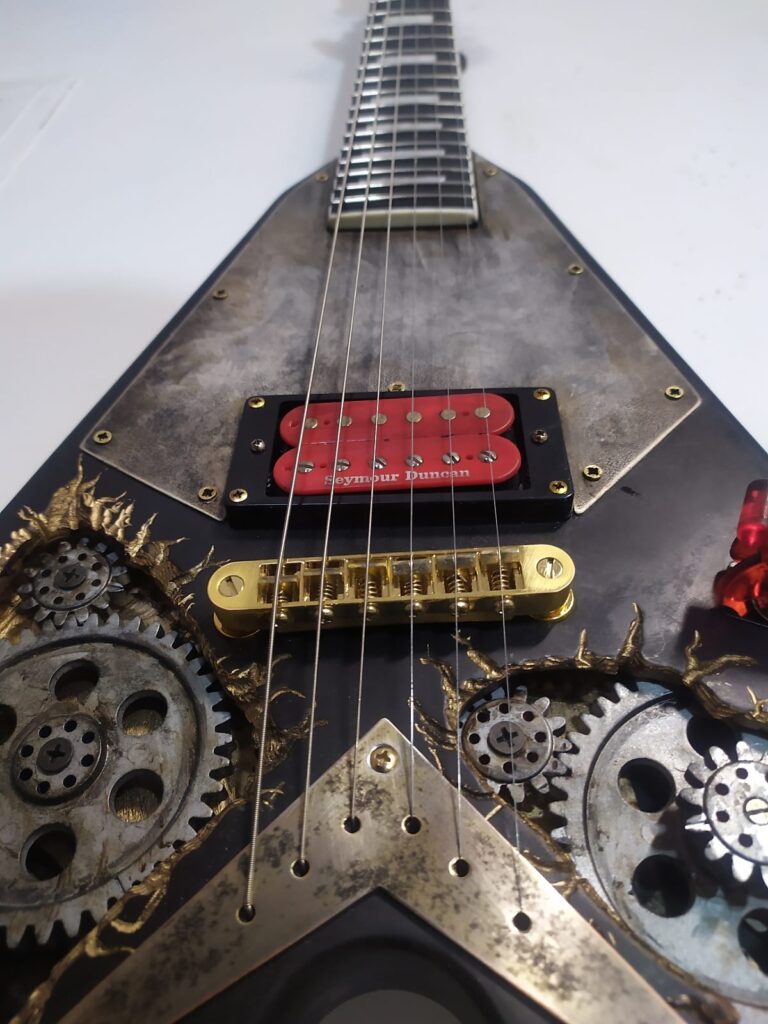 Guitar Flying V MotörPunk Custom MAD MAX - Custom Guitar Builder Online